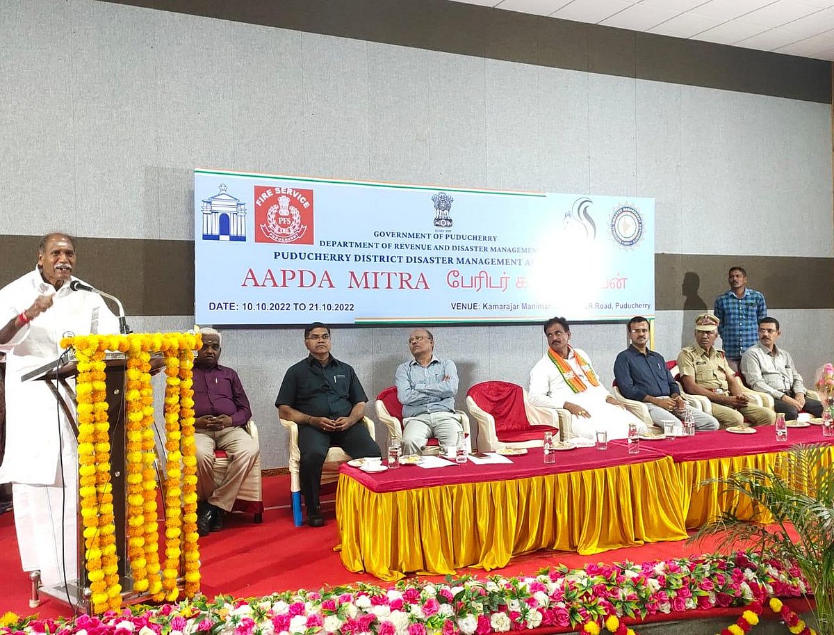 Training for disaster management volunteers under Aapda Mitra begins in ...