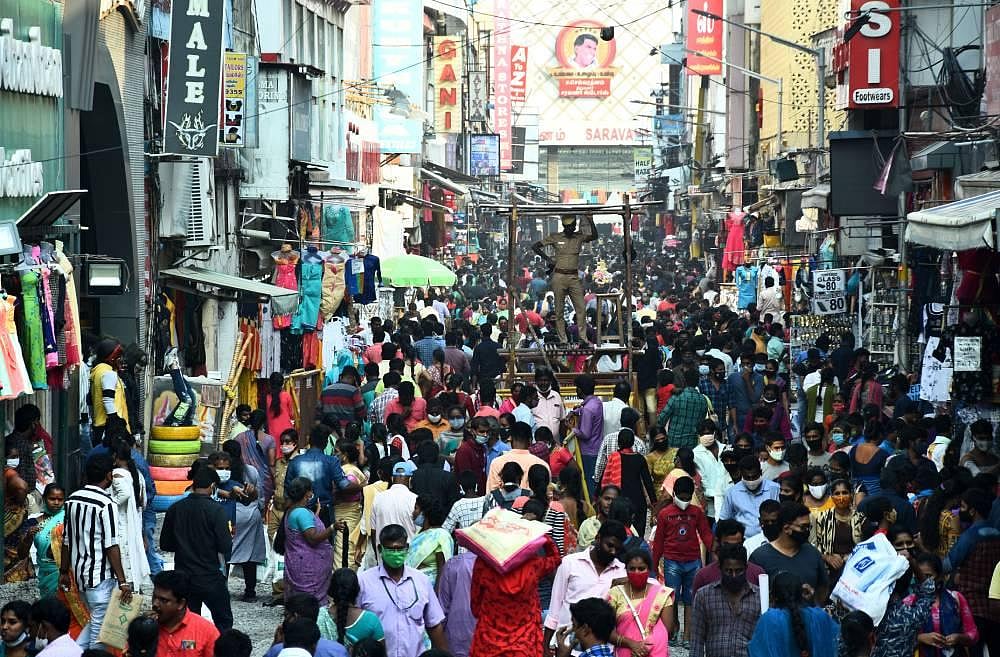 Buyers splurge as Diwali shopping makes grand return after Covid ...
