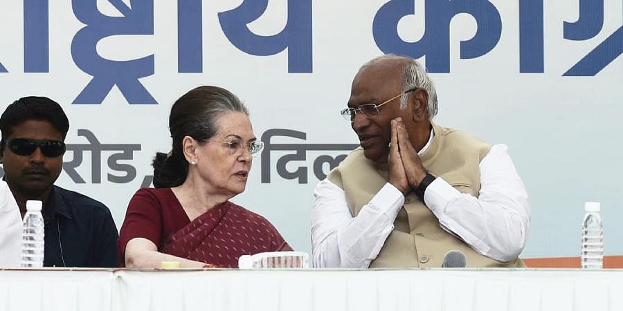 Why people like us prefer Tharoor to Kharge