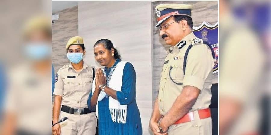 Maoist top gun Usha Rani surrenders before DGP in Telangana