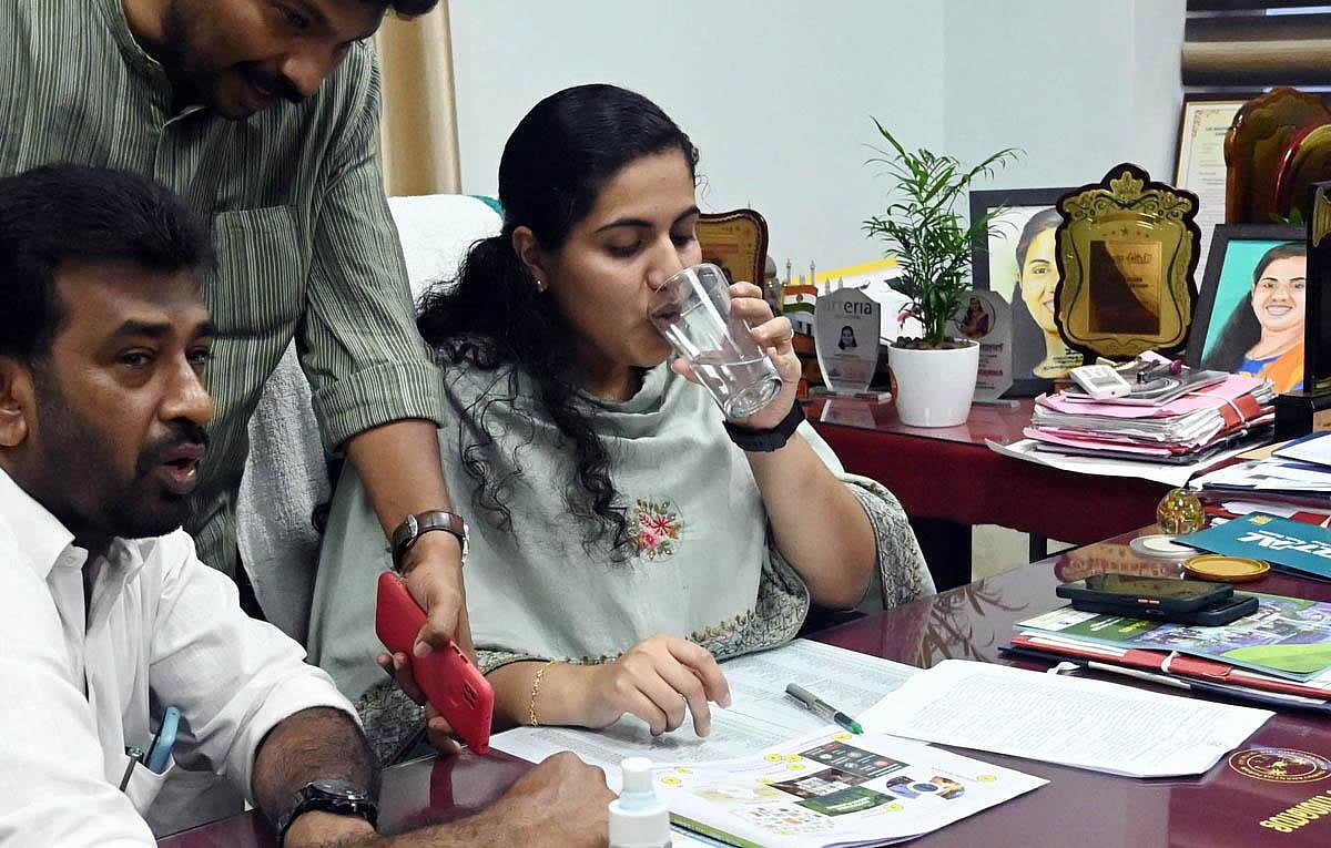 Letter row: Protests turn violent; Trivandrum Mayor Arya Rajendran ...