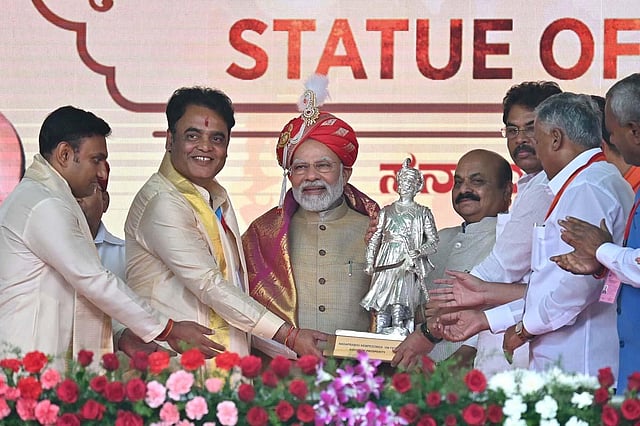 IN PHOTOS: PM Modi inaugurates Vande Bharat Express, unveils Kempegowda ...