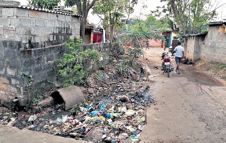 Odisha: Strong opposition to parallel road project in Salia Sahi slum