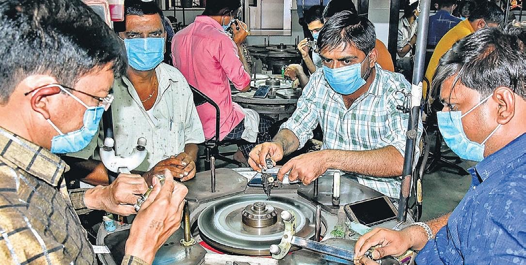 Surat diamond workers may impact poll outcome in Gujarat: Analysts
