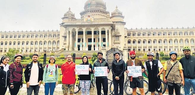 Cyclists urge Karnataka CM to pass mobility Bill in winter session