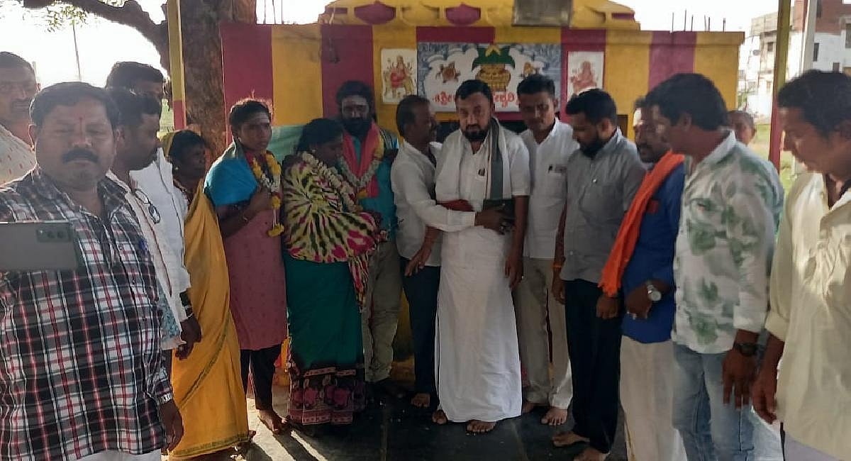 'Ghar Wapsi': Family in Koppal village returns to Hinduism from Christianity in Karnataka