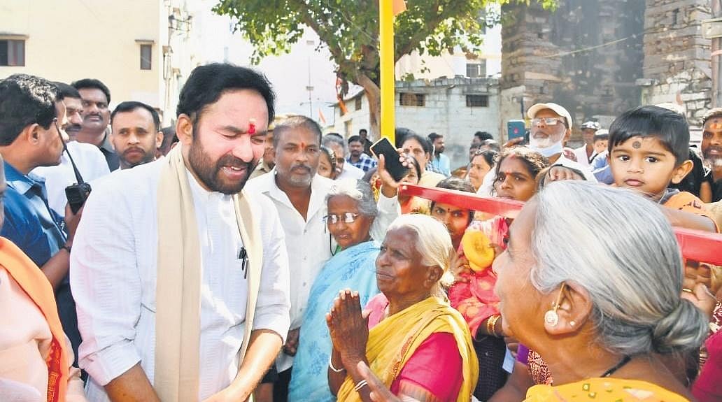 Mike plays spoilsport as Kishan Reddy lends ear to woes of residents