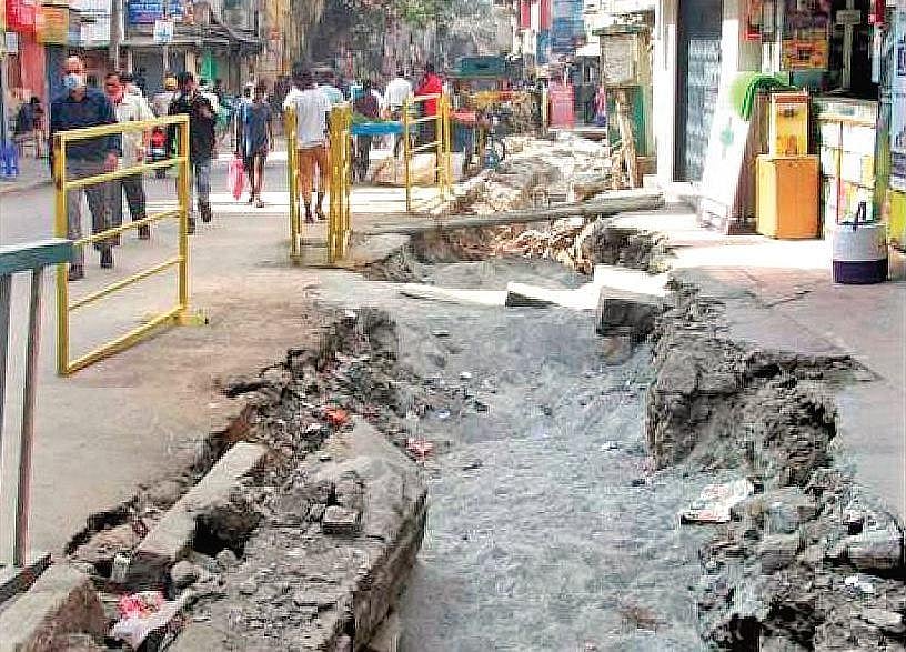 BWSSB damages road 12 hours after BBMP tars it