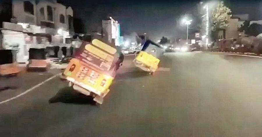 Six held for performing auto-rickshaw stunts