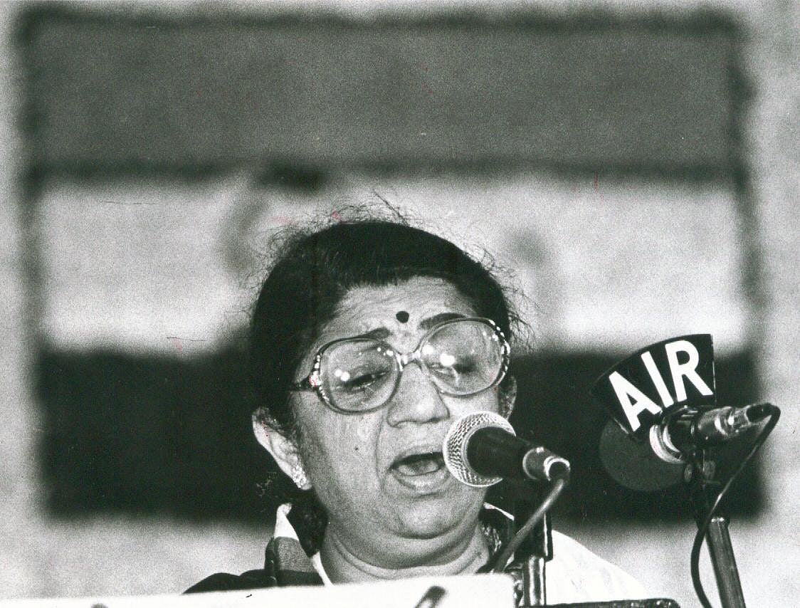 12 lesser-known facts about Lata Mangeshkar, from running into a Beatle ...