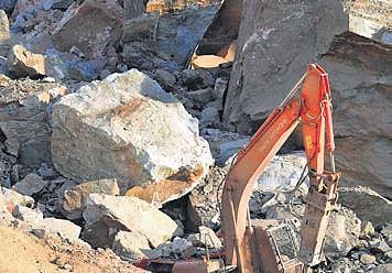 Quarry crashes in Mysuru, five rescued