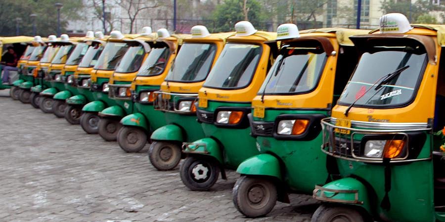 Panel to revise auto and taxi fares in Delhi