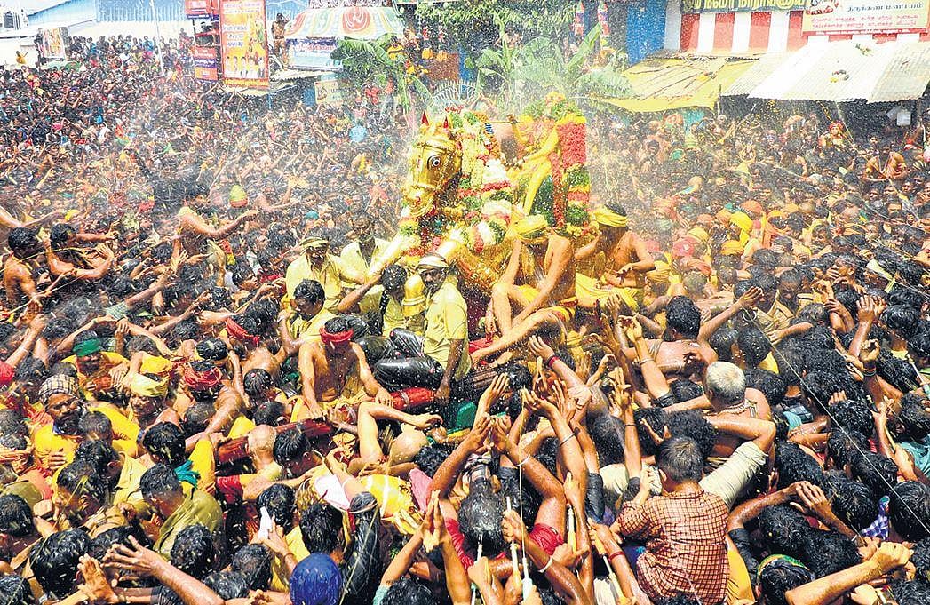 Lord Kallazhagar returns to Alagar malai