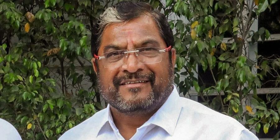 SSS chief Raju Shetti announces snapping of ties with Maharashtra Vikas ...