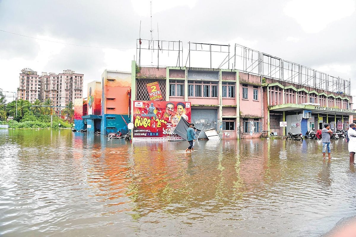 Waterlogging continues to plague Kochi KSRTC bus station