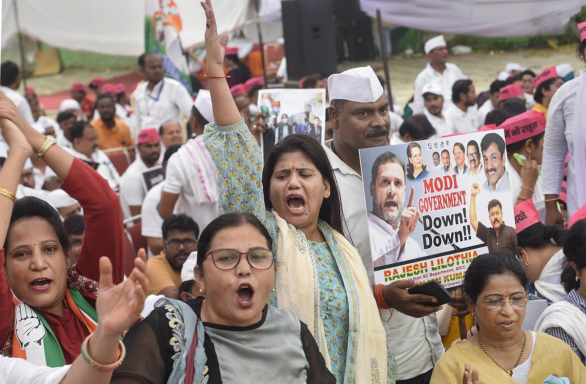 Congress holds protest in Delhi against Agnipath scheme, questioning of ...