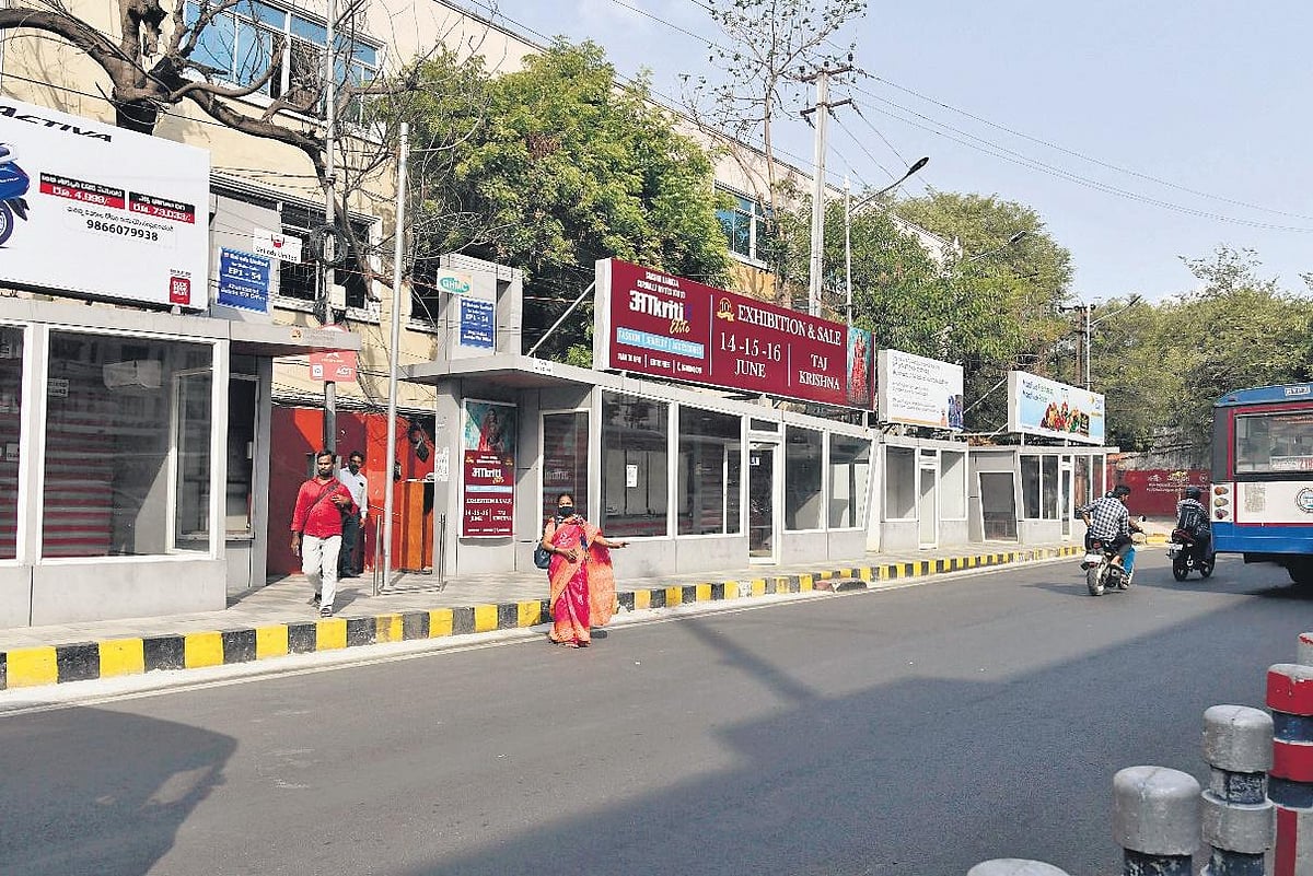 24 Pushpak Bus Shelters to come up in Hyderabad