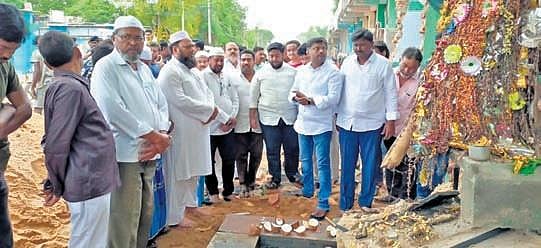 Reconstruction of Mehaboob Subhani Dargah begins