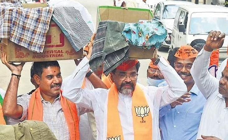 BJP, Congress trade chaddis, new lot comes from Mysuru
