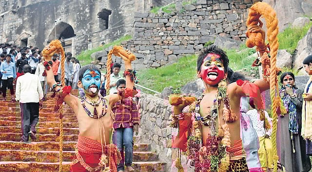 Bonalu festivities begin on a grand note at Golconda