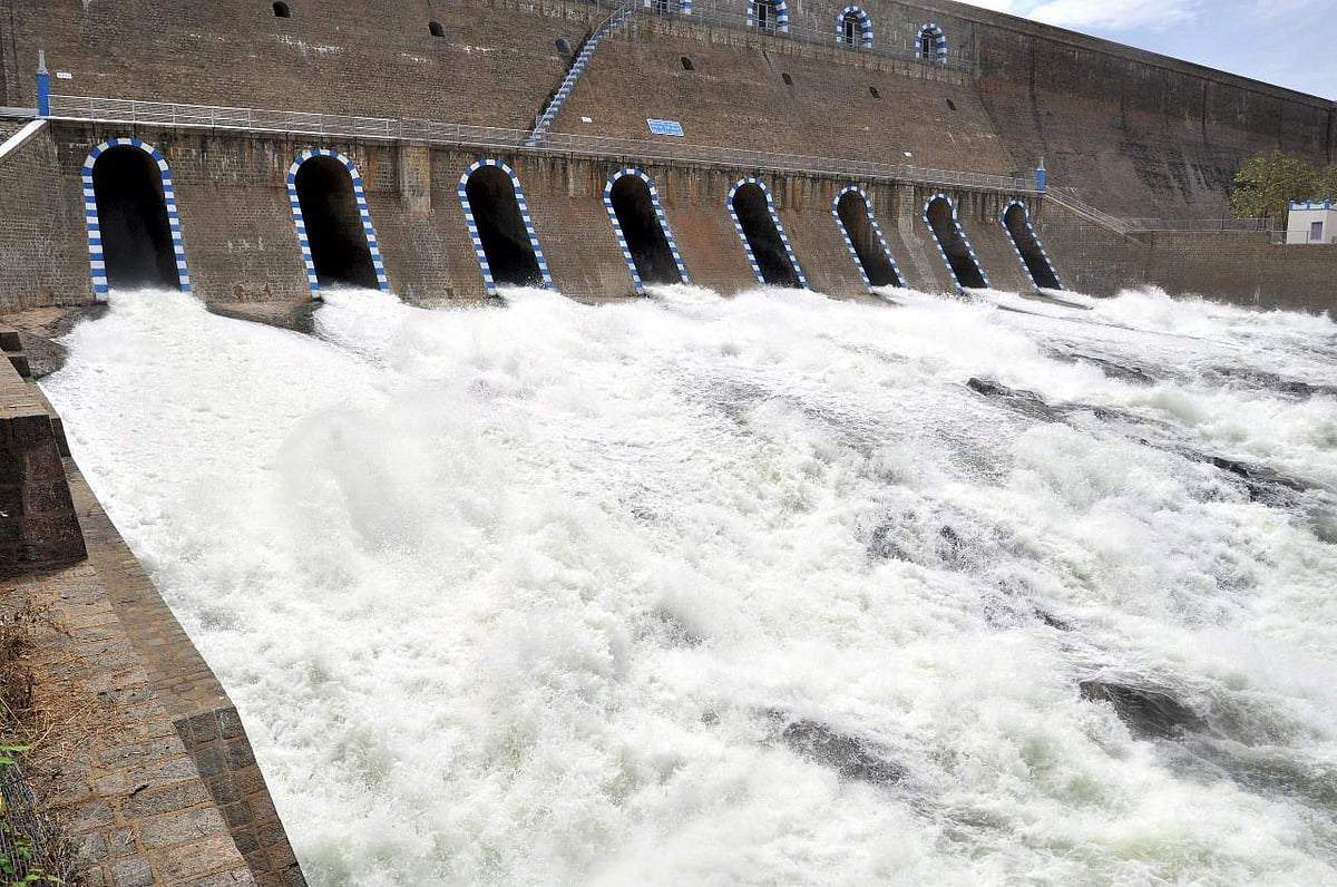 Authorities discharge surplus water from TN's Mettur dam, warn of floods