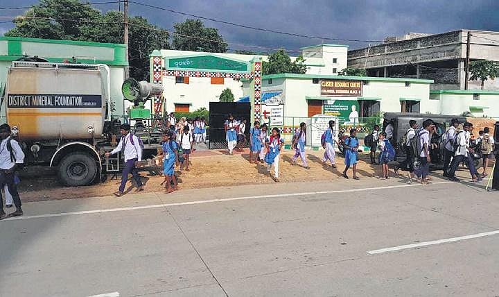 Busy Odisha's NH-143 road puts school students at grave risk