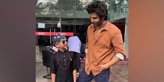 'Bhool Bhulaiyaa 2' actor Kartik Aaryan has an adorable fan moment with ...