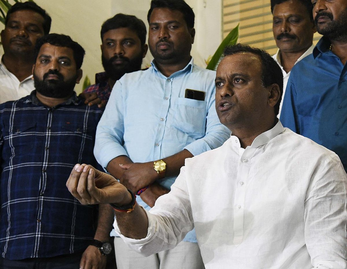 Komatireddy Rajagopal Reddy quits MLA post, bids adieu to Congress