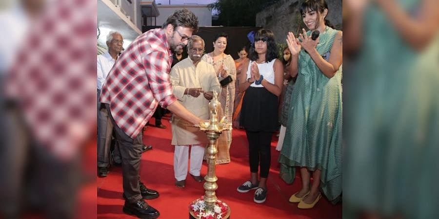 Artist Shailu Pendyala's exhibition ‘Pict-O-Poesia’ reflects paintings ...