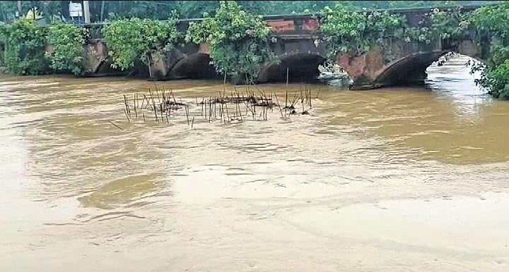 Flood threat as Jalaka river breaches danger mark in Balasore in Odisha