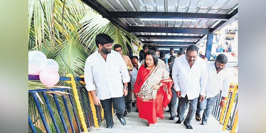 Mayor launches Kattedan FoB for city pedestrians