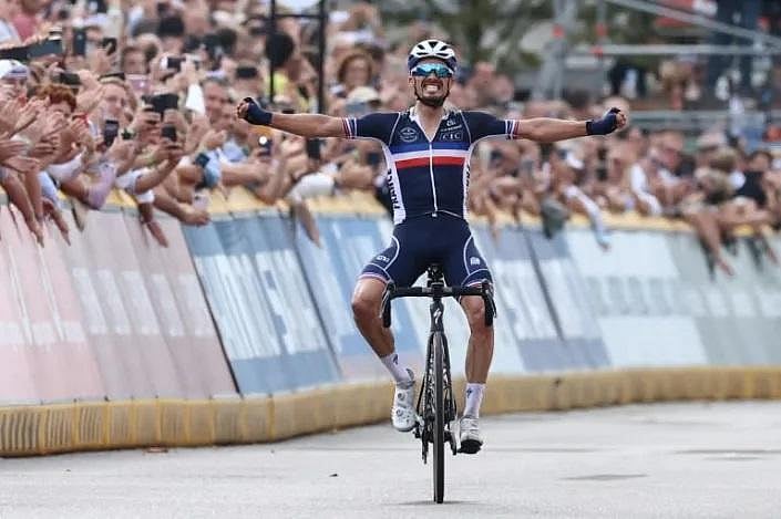 French cycling team flies into storm as men fly business but women, economy