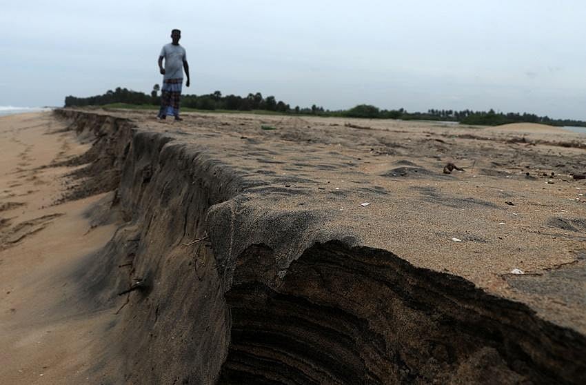 Fishing harbour project in Cuddalore erodes sand off southern ...