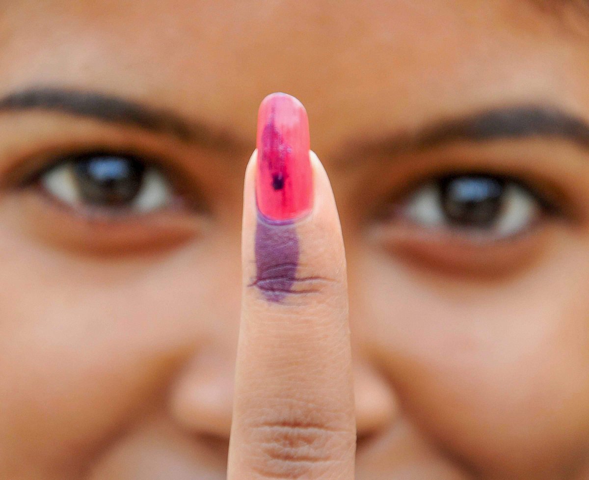 10 more candidates file papers in Erode by-election