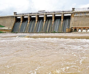 Tamil Nadu ministers release water from Vaigai dam in Theni
