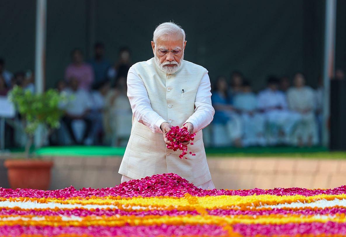 'May his thoughts enable...': PM Modi pays tribute to Mahatma Gandhi ...
