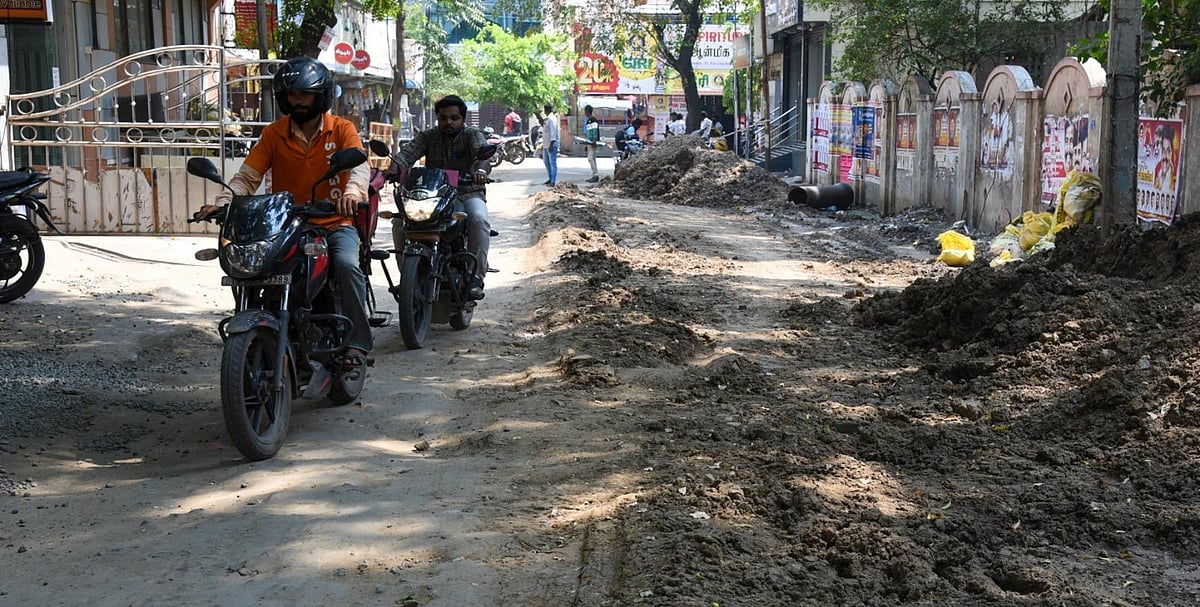 Monsoon imminent, but Tiruchy roads yet to be blacktopped