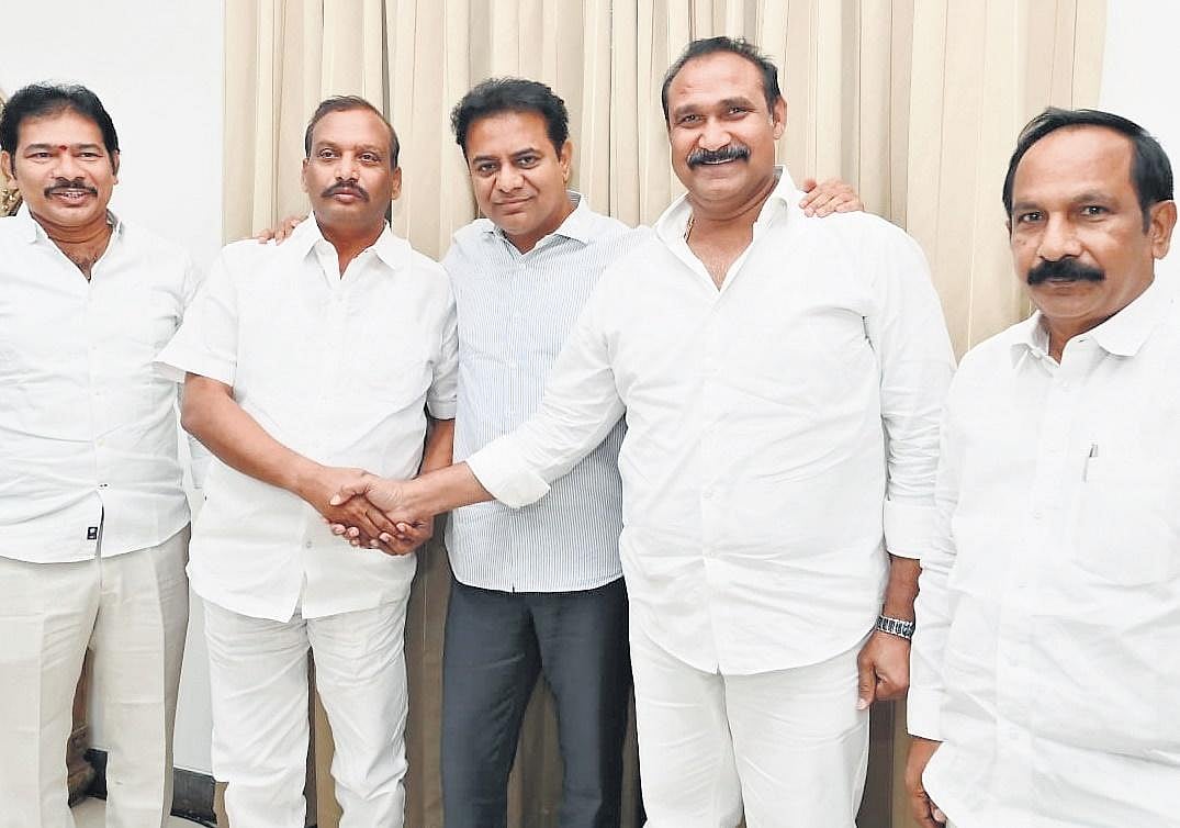 KT Rama Rao steps in to quell dissent in Kodad BRS