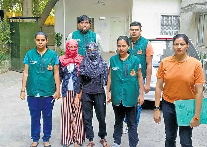 Two women arms traffickers held in Delhi, 10 pistols seized