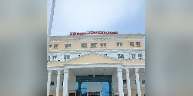 Nursing students in Telangana urge KNRUHS to relax rules for admissions