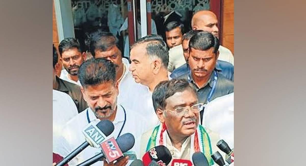 G Vivek Venkataswamy quits BJP, joins Congress in Rahul’s presence