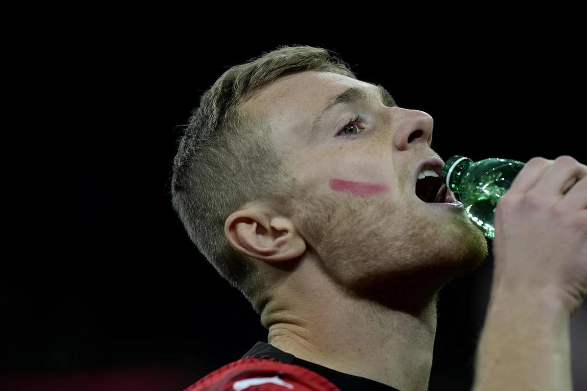 Male soccer players in Italy put red marks on faces in campaign to ...