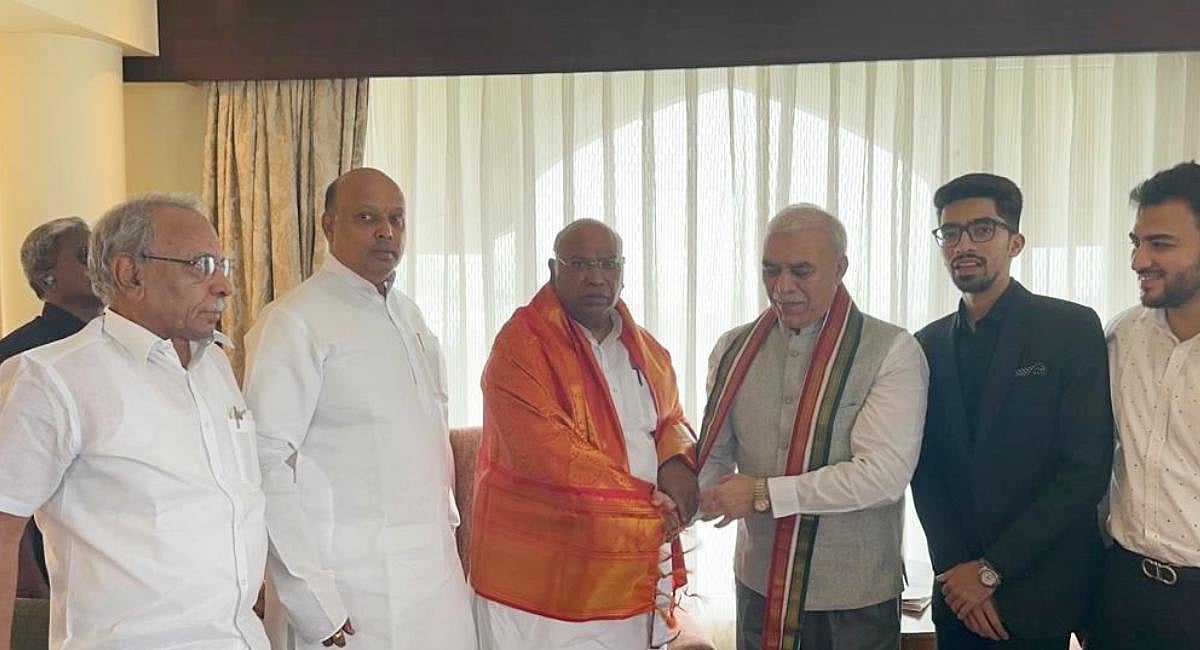 Grandson of 7th Nizam joins Congress