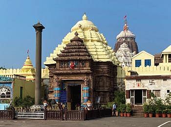 ‘Delay’ in rituals push Jagannath temple devotees to break Srimandir ...