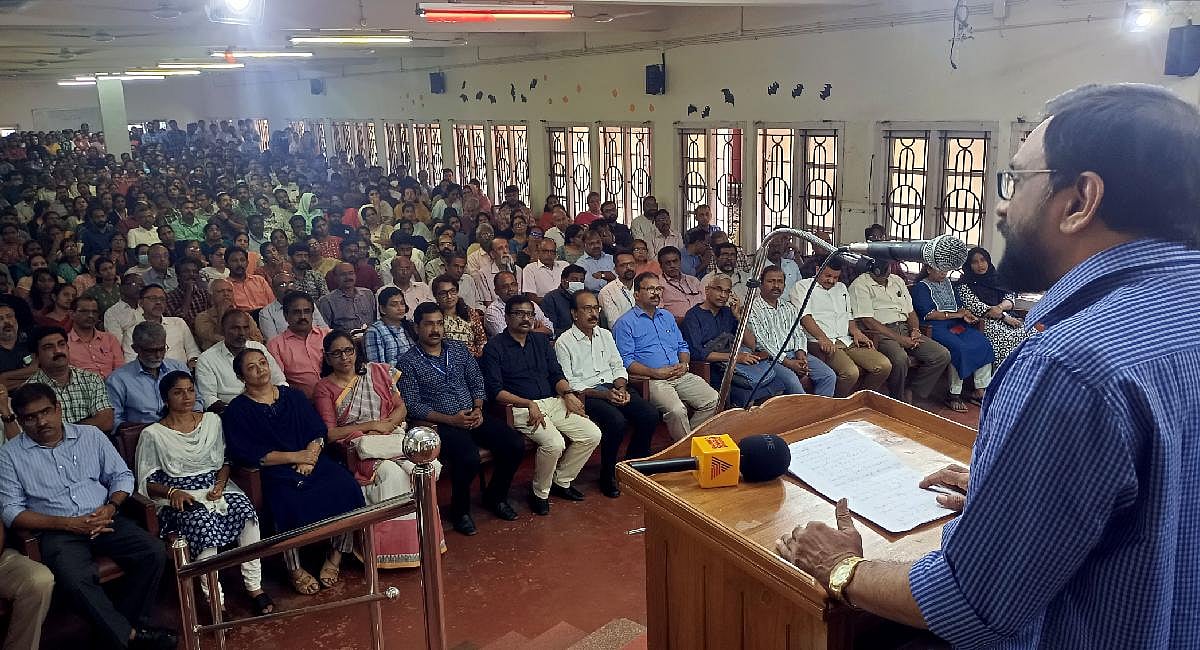 Kerala: Youth welfare chief in panel probing Cusat stampede draws flak ...