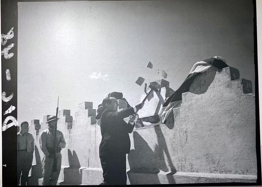 Costa Rica celebrates 75 years of peace and democracy without an army