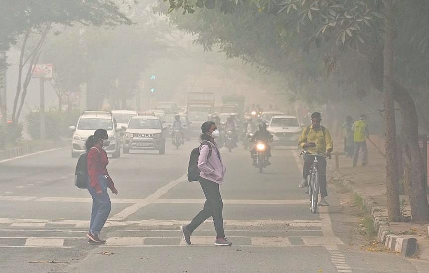 Delhi AQI ‘severe plus’, city urges Punjab to curb farm fires