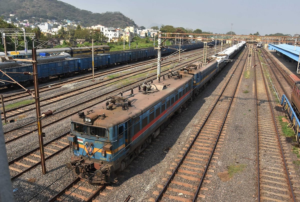 Kurla Express skips Bengaluru station leaving passengers in lurch