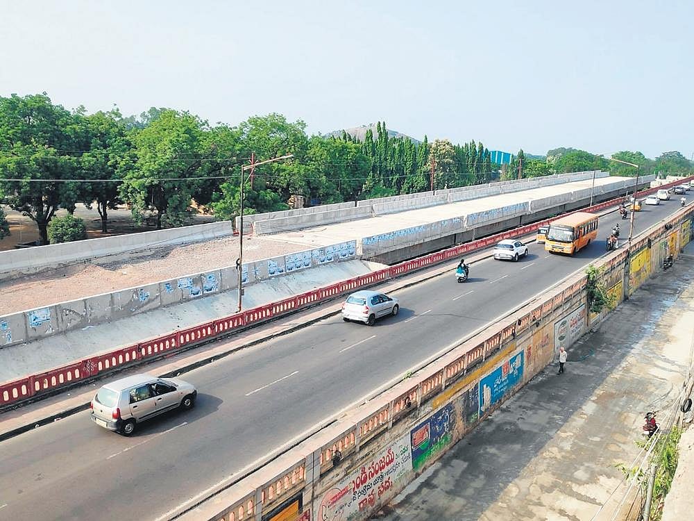 Traffic woes continue due to Kazipet RoB construction delay