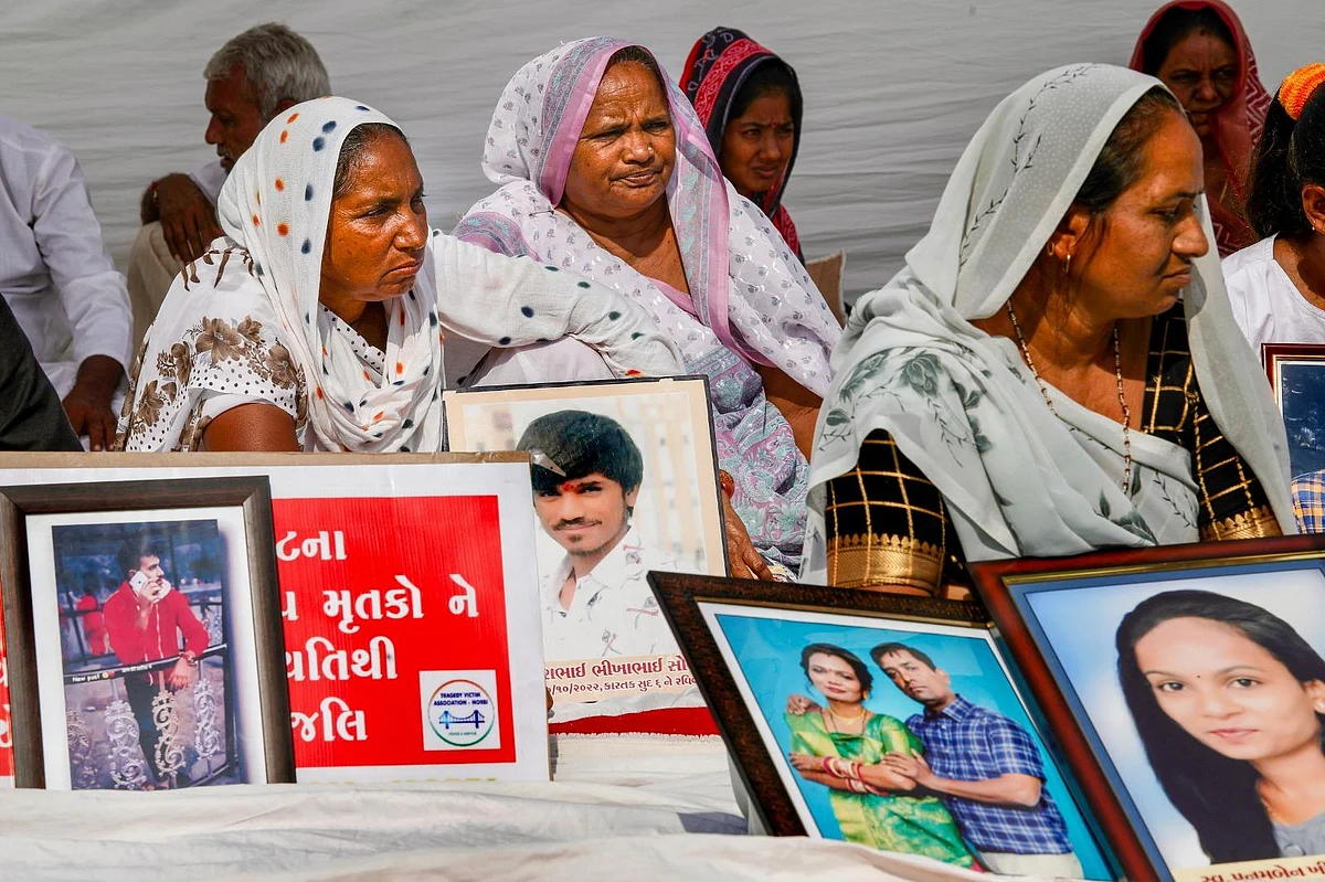 Morbi bridge collapse: Gujarat HC rejects bail plea of Oreva Group CMD ... Morbi bridge collapse: Gujarat HC rejects bail plea of Oreva Group CMD ...